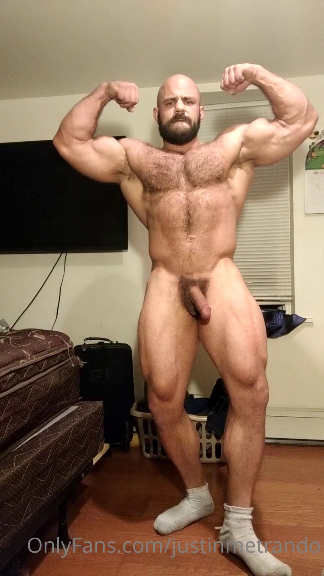 Justin Metrando Jerking Off And Flexing